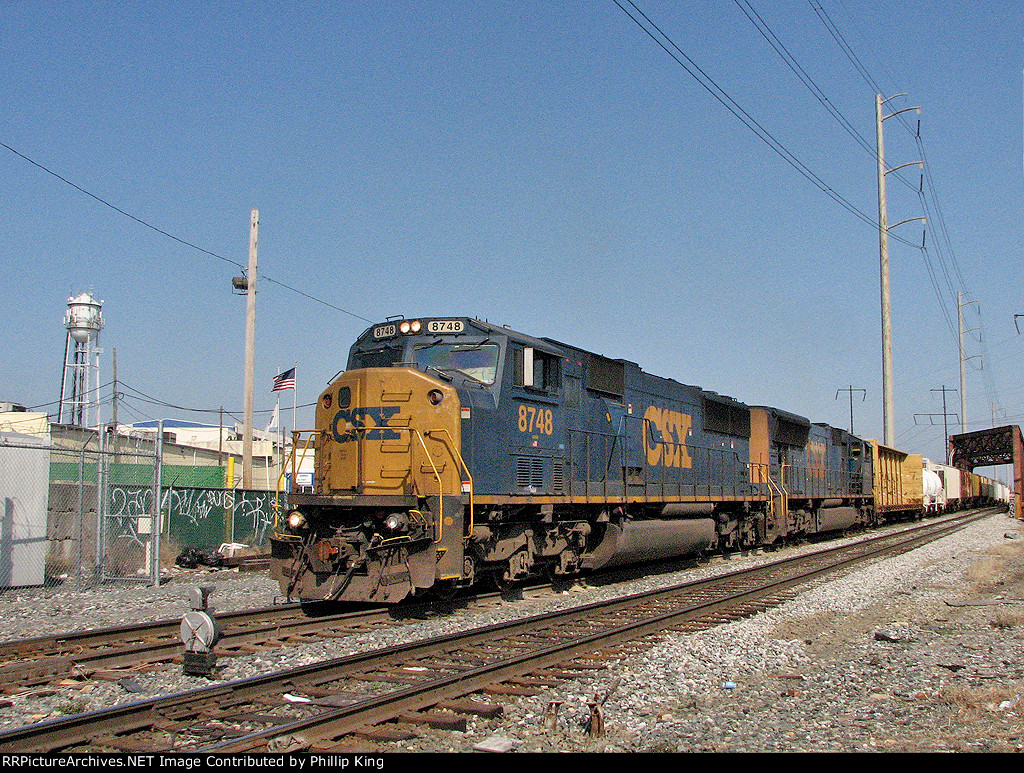 CSX 8748 Q373